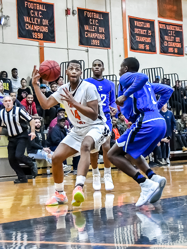 Basketball report: Dane Riley stars in Hamilton loss, Stars boys ...